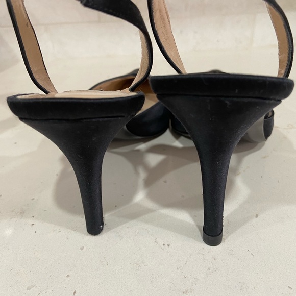 Isaac Mizrahi | Shoes | Isaac Mizrahi Black Satin Evening Pumps | Poshmark